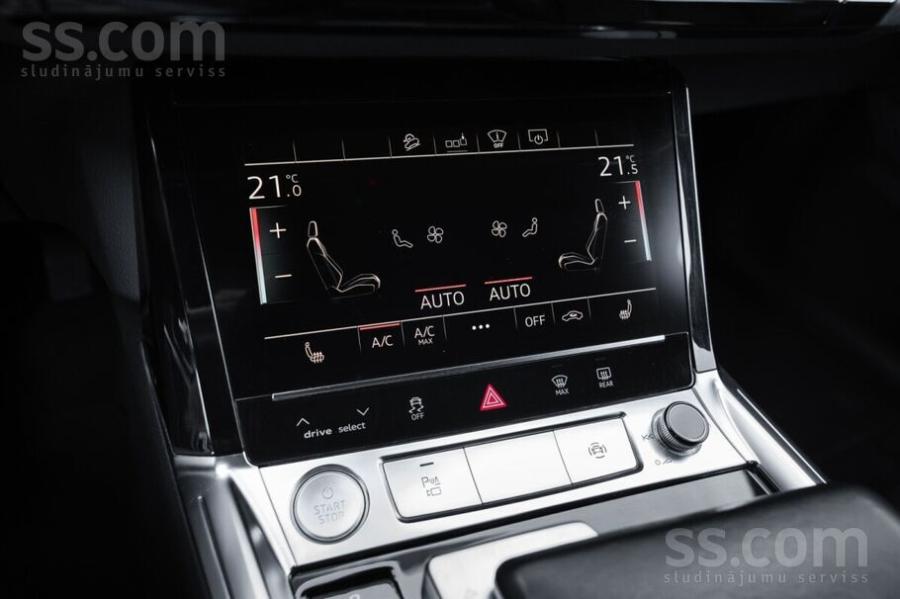 White Audi E-Tron 2020 in Riga, with an engine capacity of 0.00 L and mileage of 95 thousand km for 26700 €, photo 33 on AUTOMOTO.COM.LV