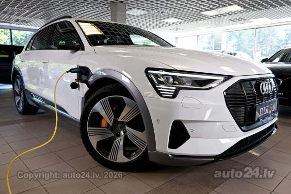 Balts Audi E-Tron 2020 Tallina, ar dzinēja tilpumu 0.00 L un nobraukumu 53 tūkst. km par 33990 €, foto  vietnē AUTOMOTO.COM.LV