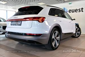 Balts Audi E-Tron 2020 Tallina, ar dzinēja tilpumu 0.00 L un nobraukumu 53 tūkst. km par 33990 €, foto 3 vietnē AUTOMOTO.COM.LV