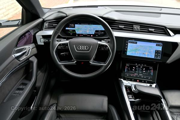 Ауди E-Tron 2020 в Таллин на AUTOMOTO.COM.LV Белый Ауди E-Tron 2020 в Таллин, объемом двигателя 0.00 л и пробегом 53 тыс. км за 33990 €, фото 9 на AUTOMOTO.COM.LV