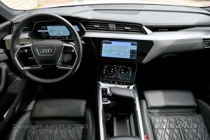 Balts Audi E-Tron 2020 Tallina, ar dzinēja tilpumu 0.00 L un nobraukumu 53 tūkst. km par 33990 €, foto 18 vietnē AUTOMOTO.COM.LV