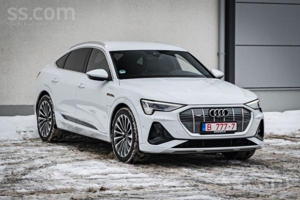 Balts Audi E-Tron 2021 Rīga, ar dzinēja tilpumu 0.00 L un nobraukumu 0 tūkst. km par 29992 €, foto 3 vietnē AUTOMOTO.COM.LV
