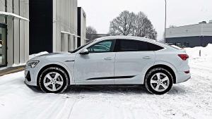 White Audi E-Tron 2021 in Vilnius, with an engine capacity of 0.00 L and mileage of 158 thousand km for 26990 €, photo 8 on AUTOMOTO.COM.LV