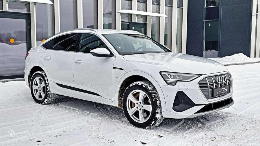 White Audi E-Tron 2021 in Vilnius, with an engine capacity of 0.00 L and mileage of 158 thousand km for 26990 €, photo 11 on AUTOMOTO.COM.LV