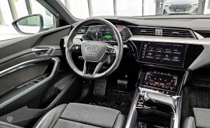White Audi E-Tron 2021 in Vilnius, with an engine capacity of 0.00 L and mileage of 158 thousand km for 26990 €, photo 24 on AUTOMOTO.COM.LV