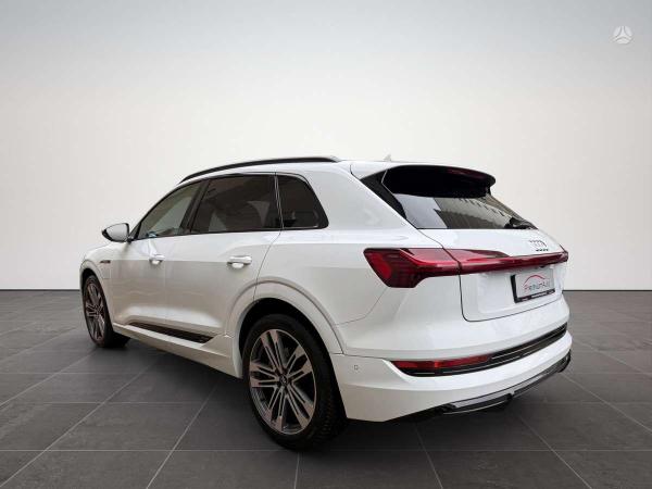White Audi E-Tron 2021 in Vilnius, with an engine capacity of 0.00 L and mileage of 65 thousand km for 34900 €, photo 3 on AUTOMOTO.COM.LV