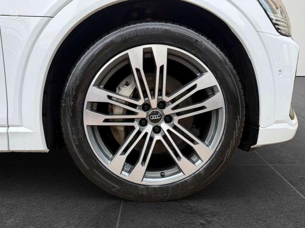White Audi E-Tron 2021 in Vilnius, with an engine capacity of 0.00 L and mileage of 65 thousand km for 34900 €, photo 6 on AUTOMOTO.COM.LV