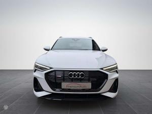 Белый Ауди E-Tron 2021 в Вильнюс, объемом двигателя 0.00 л и пробегом 65 тыс. км за 34900 €, фото 7 на AUTOMOTO.COM.LV