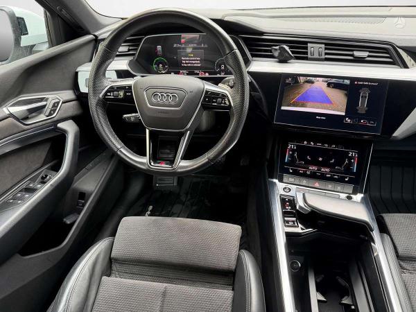 White Audi E-Tron 2021 in Vilnius, with an engine capacity of 0.00 L and mileage of 65 thousand km for 34900 €, photo 8 on AUTOMOTO.COM.LV