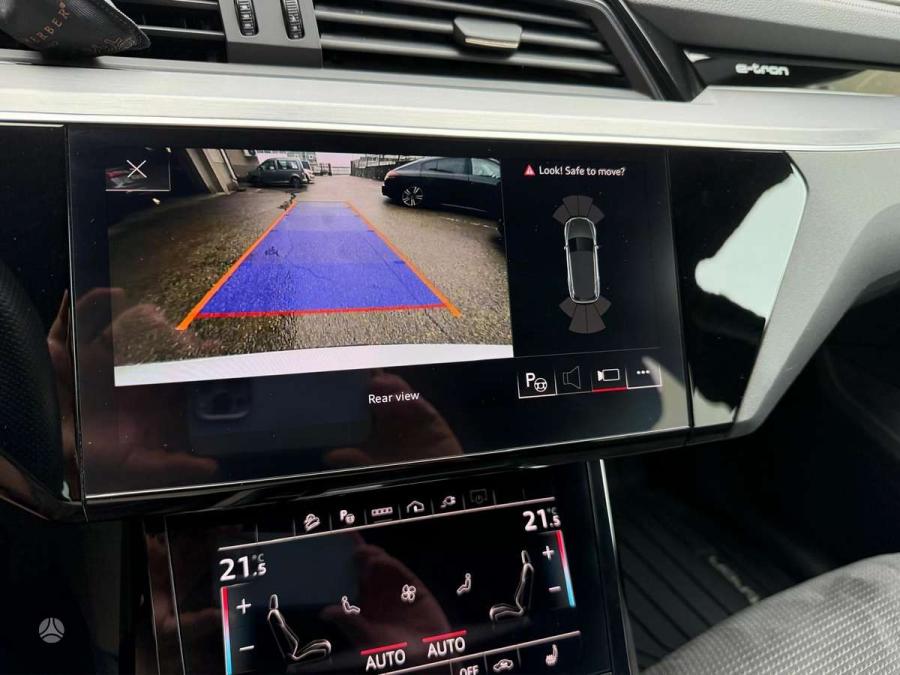 Белый Ауди E-Tron 2021 в Вильнюс, объемом двигателя 0.00 л и пробегом 65 тыс. км за 34900 €, фото 19 на AUTOMOTO.COM.LV