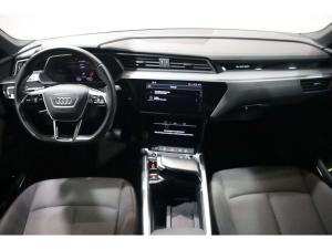 Balts Audi E-Tron 2022 Kauņa, ar dzinēja tilpumu 0.00 L un nobraukumu 42 tūkst. km par 32566 €, foto 9 vietnē AUTOMOTO.COM.LV