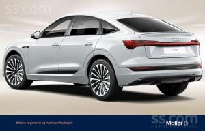 White Audi E-Tron 2022 in Riga, with an engine capacity of 0.00 L and mileage of 54 thousand km for 39950 €, photo 11 on AUTOMOTO.COM.LV