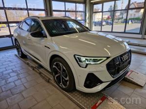 Balts Audi E-Tron 2022 Ventspils, ar dzinēja tilpumu 0.00 L un nobraukumu 70 tūkst. km par 40800 €, foto 3 vietnē AUTOMOTO.COM.LV