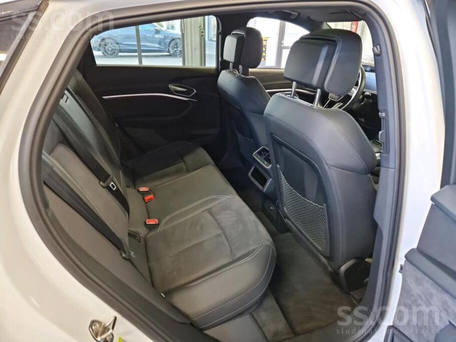 Balts Audi E-Tron 2022 Ventspils, ar dzinēja tilpumu 0.00 L un nobraukumu 70 tūkst. km par 40800 €, foto 8 vietnē AUTOMOTO.COM.LV