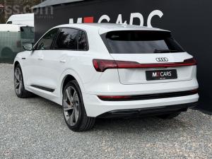 Balts Audi E-Tron 2022 Rīga, ar dzinēja tilpumu 0.00 L un nobraukumu 96 tūkst. km par 35990 €, foto 4 vietnē AUTOMOTO.COM.LV