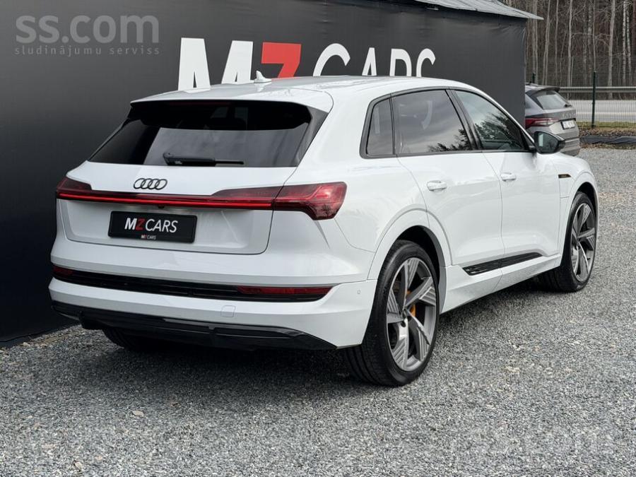 Balts Audi E-Tron 2022 Rīga, ar dzinēja tilpumu 0.00 L un nobraukumu 96 tūkst. km par 35990 €, foto 5 vietnē AUTOMOTO.COM.LV