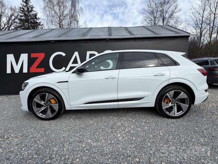 Balts Audi E-Tron 2022 Rīga, ar dzinēja tilpumu 0.00 L un nobraukumu 96 tūkst. km par 35990 €, foto 6 vietnē AUTOMOTO.COM.LV
