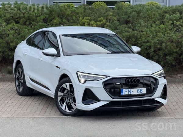 White Audi E-Tron 2022 in Riga, with an engine capacity of 0.00 L and mileage of 41 thousand km for 39000 €, photo 2 on AUTOMOTO.COM.LV