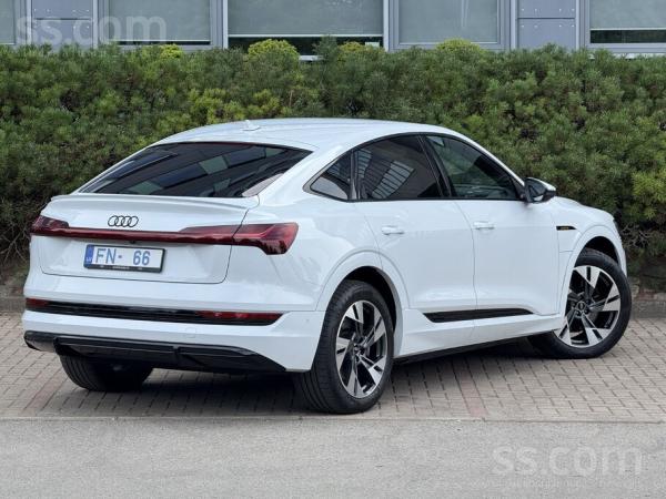 White Audi E-Tron 2022 in Riga, with an engine capacity of 0.00 L and mileage of 41 thousand km for 39000 €, photo 3 on AUTOMOTO.COM.LV