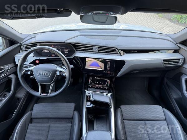 White Audi E-Tron 2022 in Riga, with an engine capacity of 0.00 L and mileage of 41 thousand km for 39000 €, photo 6 on AUTOMOTO.COM.LV