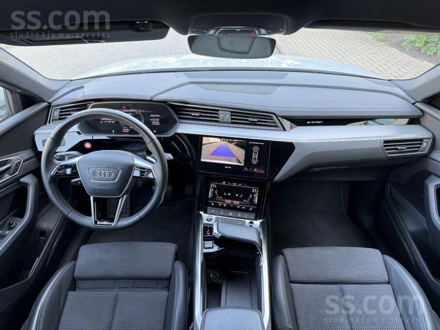 White Audi E-Tron 2022 in Riga, with an engine capacity of 0.00 L and mileage of 41 thousand km for 39000 €, photo 7 on AUTOMOTO.COM.LV