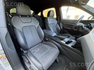White Audi E-Tron 2022 in Riga, with an engine capacity of 0.00 L and mileage of 41 thousand km for 39000 €, photo 9 on AUTOMOTO.COM.LV
