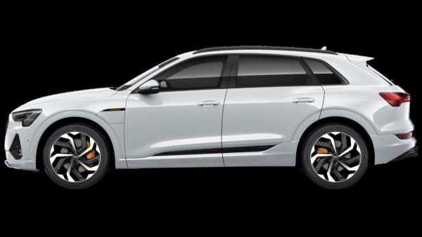 White Audi E-Tron 2022 in Marupe, with an engine capacity of 0.00 L and mileage of 34 thousand km for 38900 €, photo 2 on AUTOMOTO.COM.LV