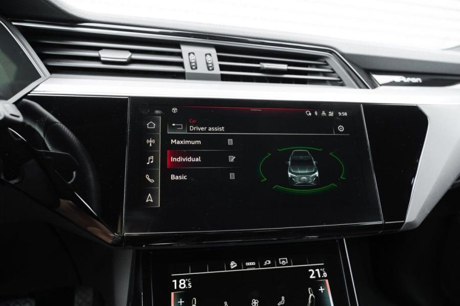 Белый Ауди E-Tron 2022 в Марупе, объемом двигателя 0.00 л и пробегом 34 тыс. км за 41500 €, фото 25 на AUTOMOTO.COM.LV