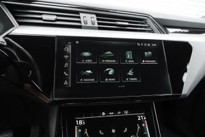 Белый Ауди E-Tron 2022 в Марупе, объемом двигателя 0.00 л и пробегом 34 тыс. км за 41500 €, фото 28 на AUTOMOTO.COM.LV