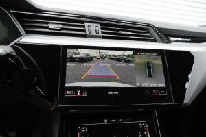 Белый Ауди E-Tron 2022 в Марупе, объемом двигателя 0.00 л и пробегом 34 тыс. км за 41500 €, фото 30 на AUTOMOTO.COM.LV