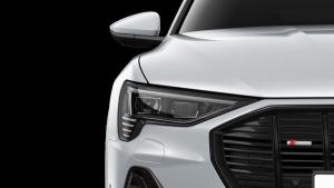 White Audi E-Tron 2022 in Marupe, with an engine capacity of 0.00 L and mileage of 34 thousand km for 38900 €, photo 7 on AUTOMOTO.COM.LV
