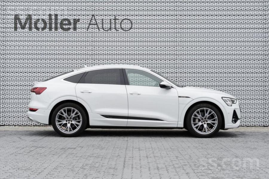 White Audi E-Tron 2022 in Riga, with an engine capacity of 0.00 L and mileage of 23 thousand km for 43850 €, photo 6 on AUTOMOTO.COM.LV