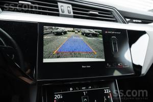 White Audi E-Tron 2022 in Riga, with an engine capacity of 0.00 L and mileage of 23 thousand km for 43850 €, photo 17 on AUTOMOTO.COM.LV