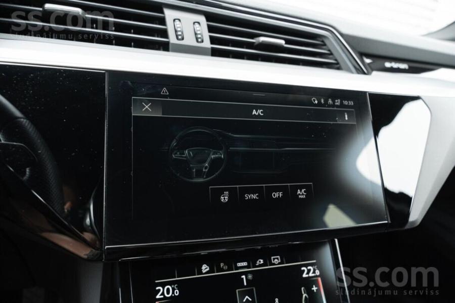 White Audi E-Tron 2022 in Riga, with an engine capacity of 0.00 L and mileage of 23 thousand km for 43850 €, photo 18 on AUTOMOTO.COM.LV