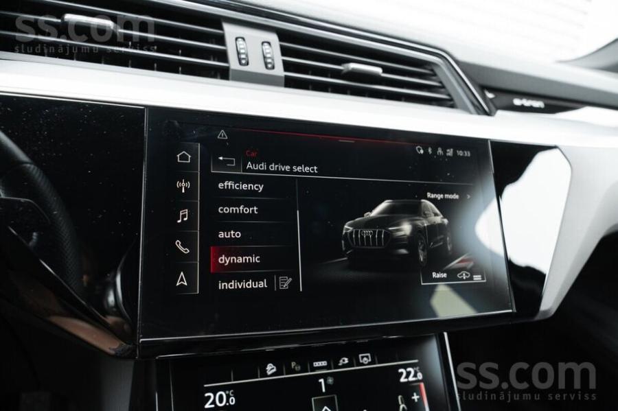 White Audi E-Tron 2022 in Riga, with an engine capacity of 0.00 L and mileage of 23 thousand km for 43850 €, photo 20 on AUTOMOTO.COM.LV