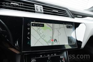 White Audi E-Tron 2022 in Riga, with an engine capacity of 0.00 L and mileage of 23 thousand km for 43850 €, photo 24 on AUTOMOTO.COM.LV