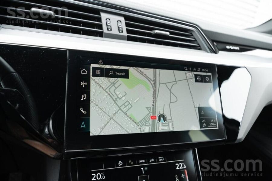 White Audi E-Tron 2022 in Riga, with an engine capacity of 0.00 L and mileage of 23 thousand km for 43850 €, photo 24 on AUTOMOTO.COM.LV