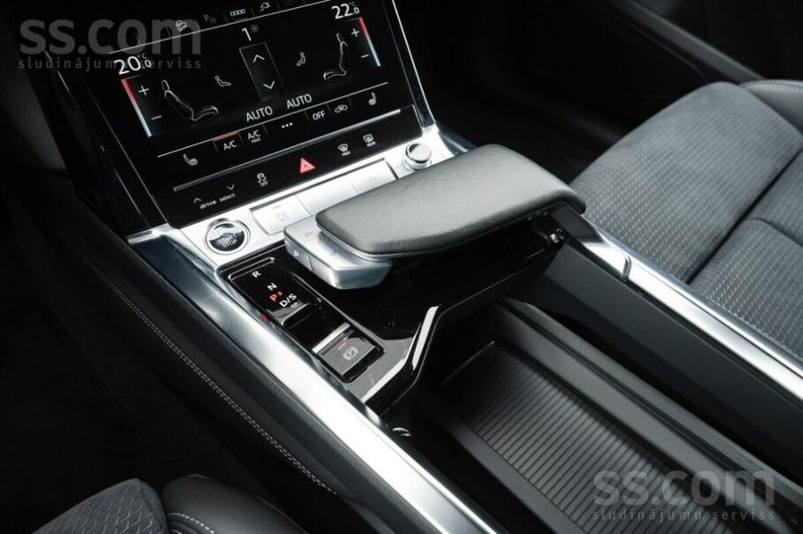 White Audi E-Tron 2022 in Riga, with an engine capacity of 0.00 L and mileage of 23 thousand km for 43850 €, photo 25 on AUTOMOTO.COM.LV