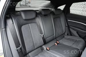 White Audi E-Tron 2022 in Riga, with an engine capacity of 0.00 L and mileage of 23 thousand km for 43850 €, photo 27 on AUTOMOTO.COM.LV
