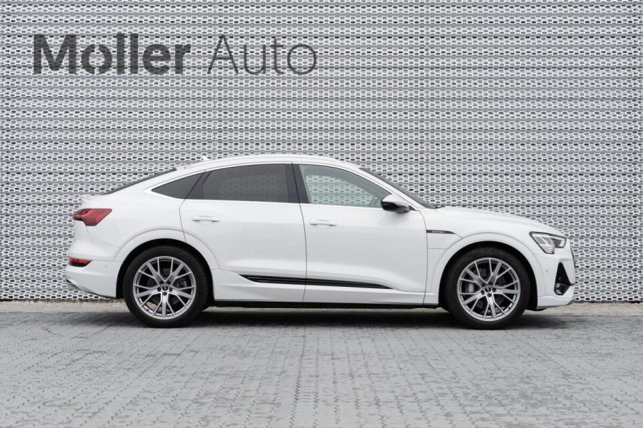 Balts Audi E-Tron 2022 Mārupe, ar dzinēja tilpumu 0.00 L un nobraukumu 23 tūkst. km par 43850 €, foto 6 vietnē AUTOMOTO.COM.LV