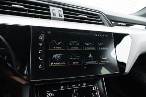 Balts Audi E-Tron 2022 Mārupe, ar dzinēja tilpumu 0.00 L un nobraukumu 23 tūkst. km par 43850 €, foto 19 vietnē AUTOMOTO.COM.LV