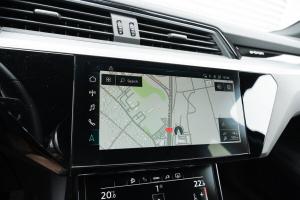 Balts Audi E-Tron 2022 Mārupe, ar dzinēja tilpumu 0.00 L un nobraukumu 23 tūkst. km par 43850 €, foto 24 vietnē AUTOMOTO.COM.LV