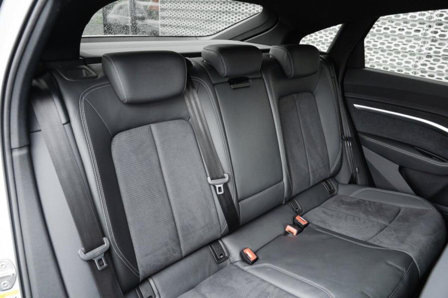 Balts Audi E-Tron 2022 Mārupe, ar dzinēja tilpumu 0.00 L un nobraukumu 23 tūkst. km par 43850 €, foto 27 vietnē AUTOMOTO.COM.LV