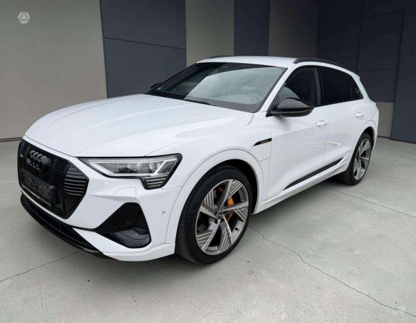 White Audi E-Tron 2022 in Vilnius, with an engine capacity of 0.00 L and mileage of 34 thousand km for 37500 €, photo 1 on AUTOMOTO.COM.LV