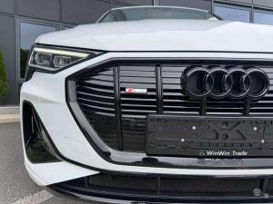 Белый Ауди E-Tron 2022 в Вильнюс, объемом двигателя 0.00 л и пробегом 34 тыс. км за 37500 €, фото 9 на AUTOMOTO.COM.LV