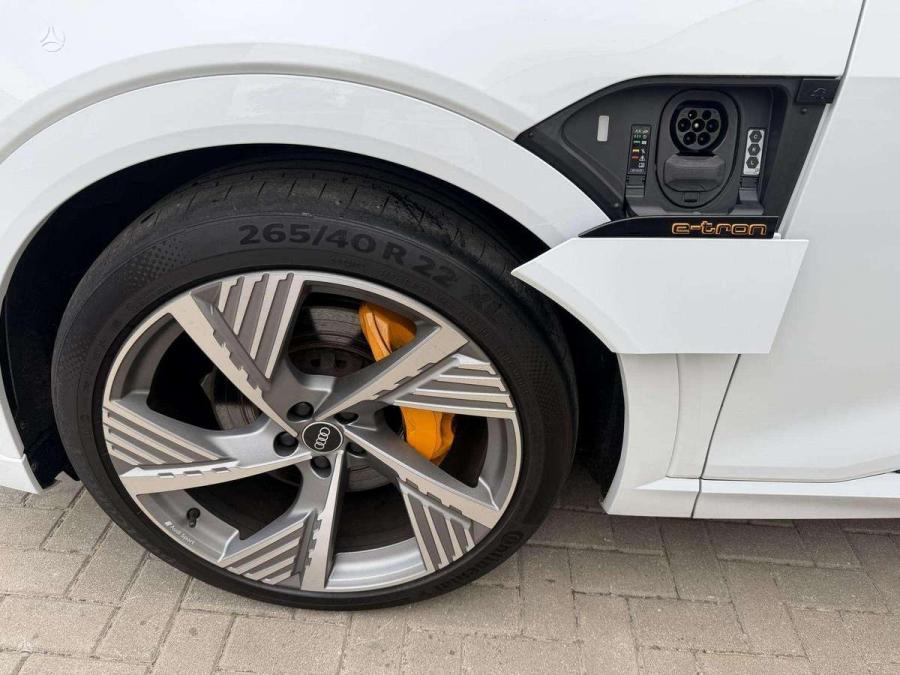 Белый Ауди E-Tron 2022 в Вильнюс, объемом двигателя 0.00 л и пробегом 34 тыс. км за 37500 €, фото 33 на AUTOMOTO.COM.LV