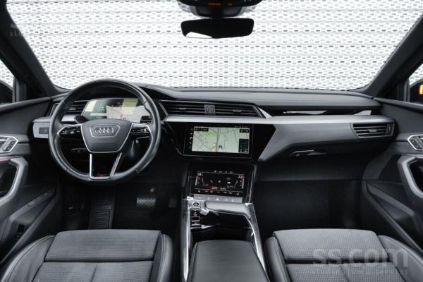 Balts Audi E-Tron 2022 Rīga, ar dzinēja tilpumu 0.00 L un nobraukumu 89 tūkst. km par 39950 €, foto 7 vietnē AUTOMOTO.COM.LV