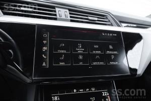 Белый Ауди E-Tron 2022 в Рига, объемом двигателя 0.00 л и пробегом 89 тыс. км за 39950 €, фото 25 на AUTOMOTO.COM.LV