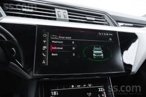 Белый Ауди E-Tron 2022 в Рига, объемом двигателя 0.00 л и пробегом 89 тыс. км за 39950 €, фото 29 на AUTOMOTO.COM.LV