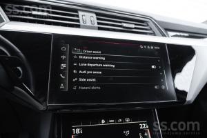 Белый Ауди E-Tron 2022 в Рига, объемом двигателя 0.00 л и пробегом 89 тыс. км за 39950 €, фото 31 на AUTOMOTO.COM.LV
